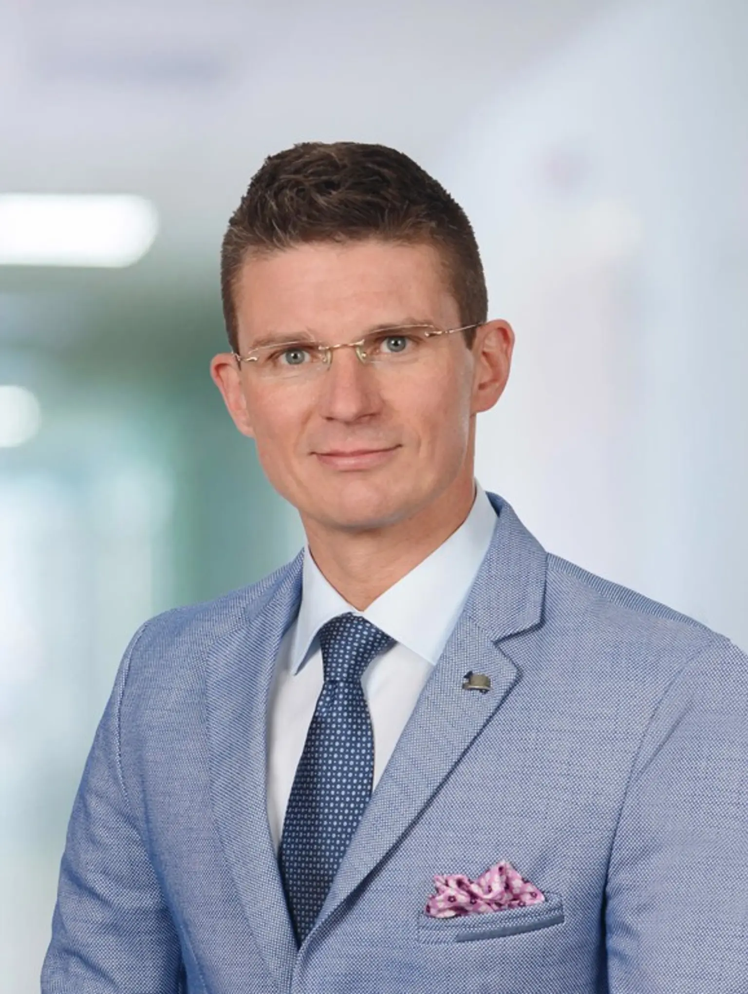 Dr. Dawid Mrozik | Carolina Medical Center, Gdańsk